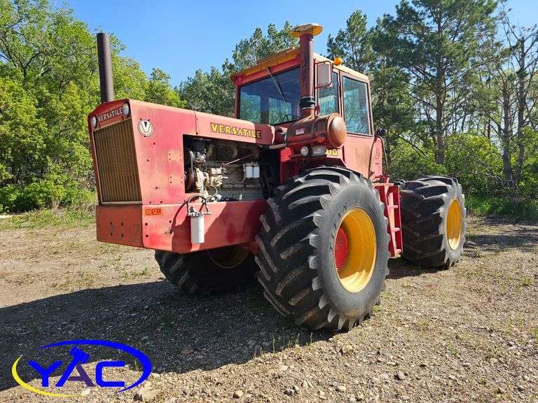 1975 VERSATILE 800 ANTIQUE TRACTOR - INOPERABLE - YAC Auctions
