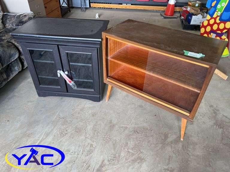 2- Stands - YAC Auctions