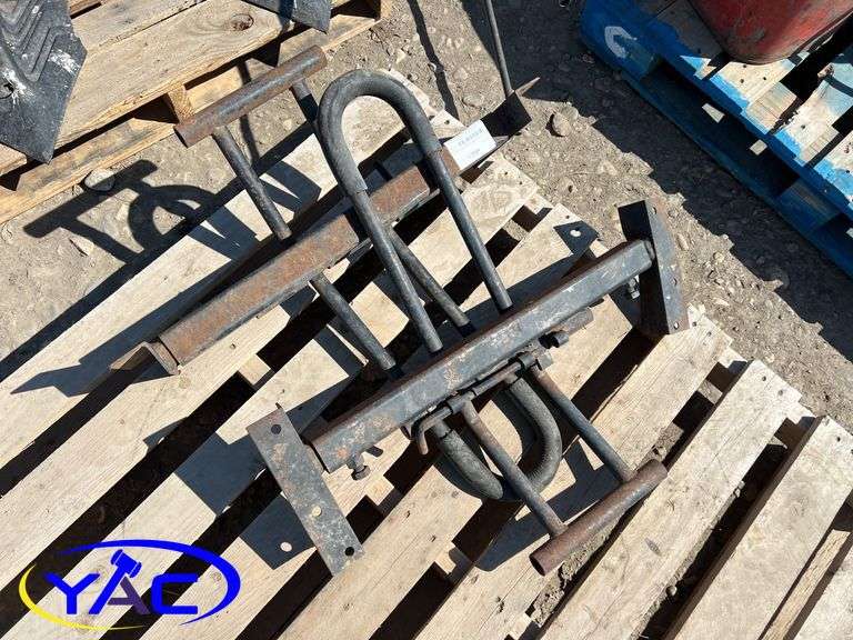 2- Cattle Alley Way Stoppers - YAC Auctions