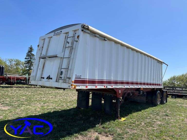 2000 CASTLETON TANDEM GRAIN TRAILER - YAC Auctions