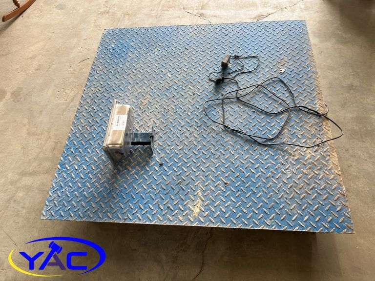 Scale W/ Monitor (Missing Parts) - YAC Auctions