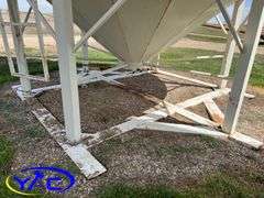 TRAIL RITE FERTILIZER BIN - YAC Auctions