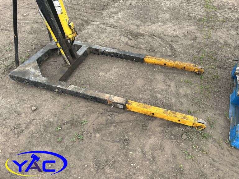 Crown Engine Hoist/ Cherry Picker - YAC Auctions