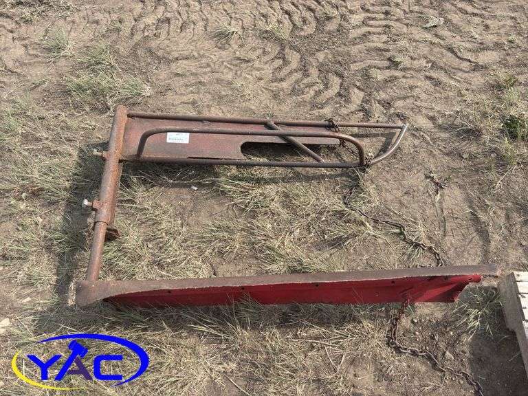 Quarter Turn Bale Shoot For Square Baler - YAC Auctions