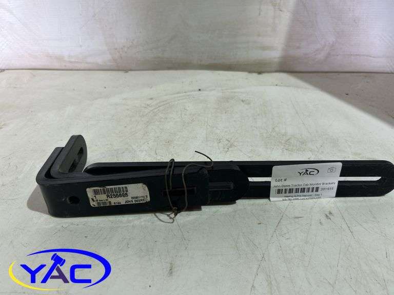 John Deere Tractor Cab Monitor Brackets - YAC Auctions