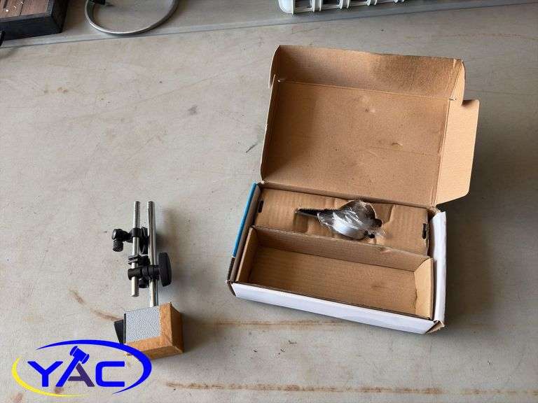 Magnetic Base W/ Deflection Gauge - YAC Auctions