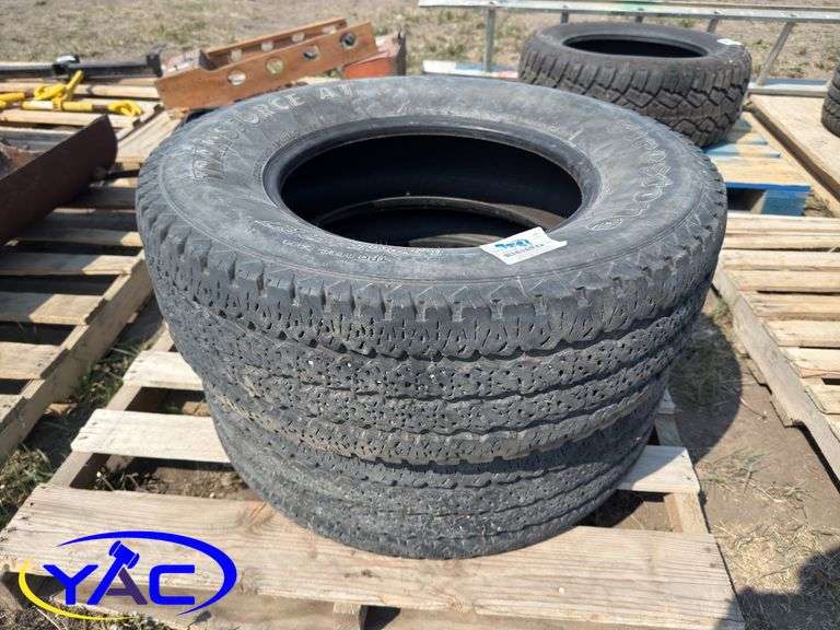 2 - 265/70R17 Firestone Tires - YAC Auctions