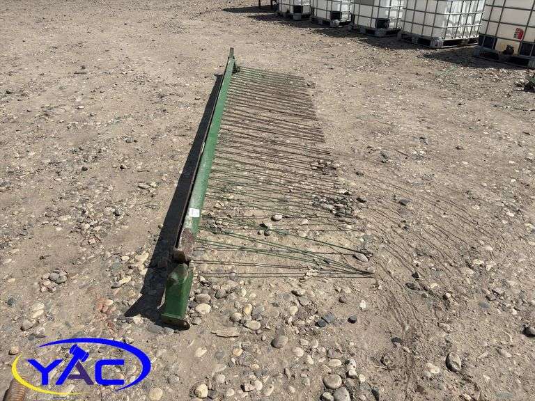 John Deere Pickup Header Crop Keepers - YAC Auctions