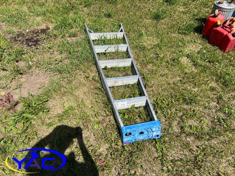 5 Rung step Ladder - YAC Auctions