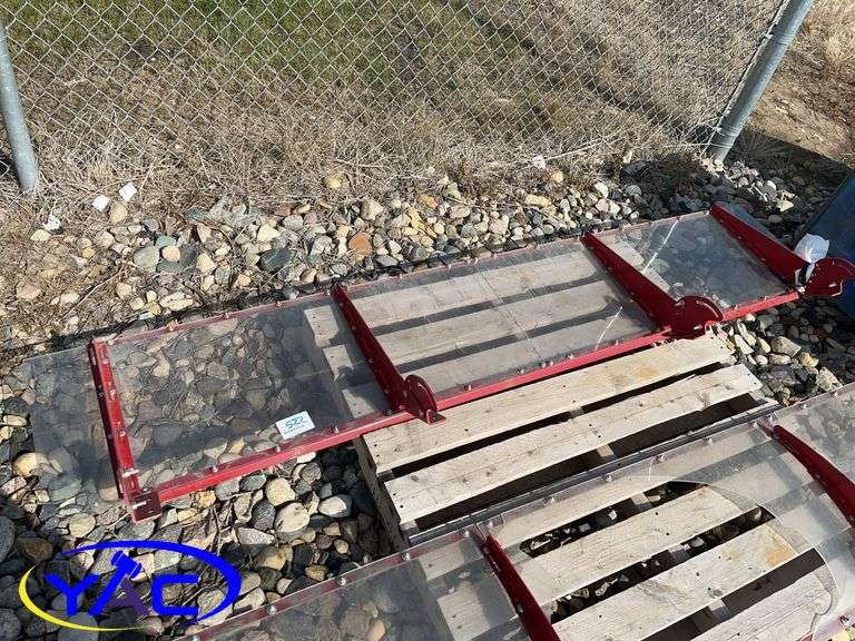 Case IH Header Mounted Crop Catcher - YAC Auctions