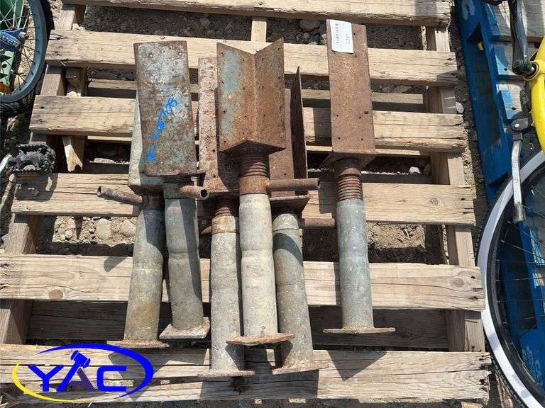 4- Corner Building Jack Stands - YAC Auctions