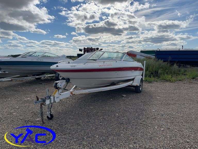 1985 SEA RAY BOW RIDER BOAT - YAC Auctions