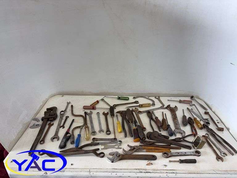 Pail of misc Tools - YAC Auctions