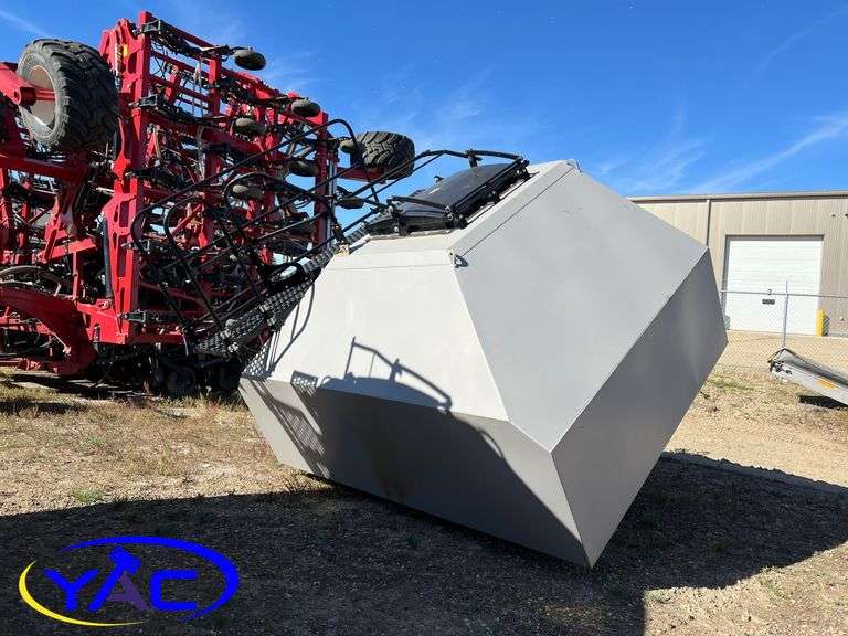 330 BU Morris Air Cart Tank - YAC Auctions