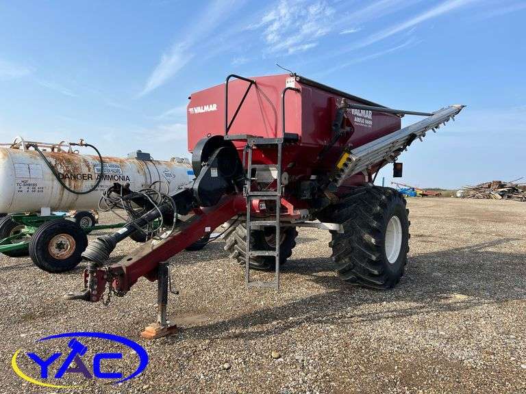 Valmar 8600 Pull-Type Spreader - YAC Auctions
