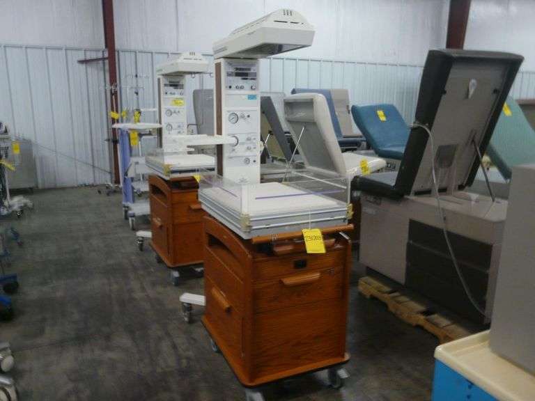 Resuscitaire Birthing Room Warmer and Cart - Yellow Tag Auctions