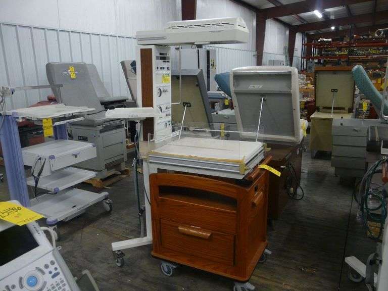 Resuscitaire Birthing Room Warmer and Cart - Yellow Tag Auctions