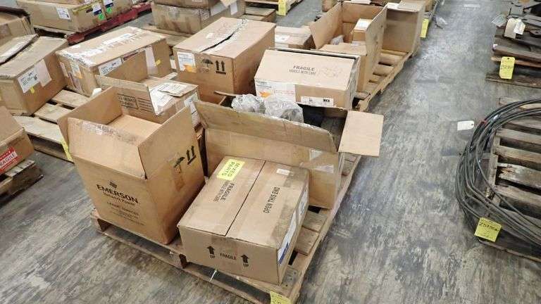 Lot of Terminal Trays and Terminals - Yellow Tag Auctions