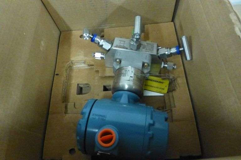 Rosemount Transmitter w/3-Way Valve - Yellow Tag Auctions