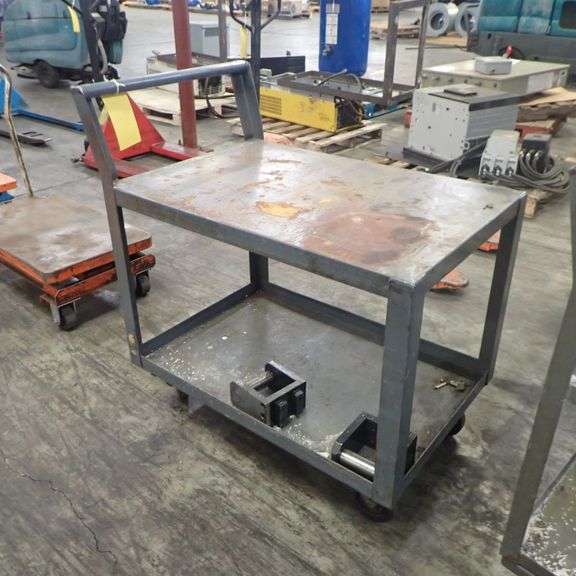 Metal Rolling Utility Cart - Yellow Tag Auctions