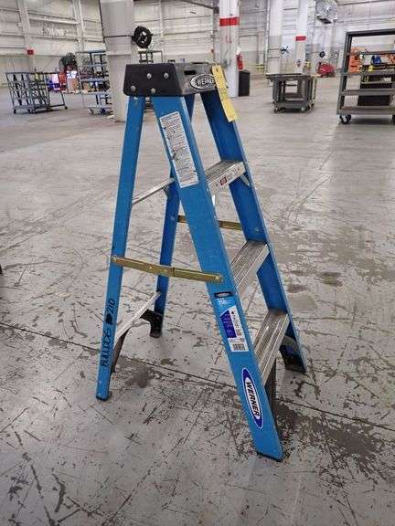 Werner 4' Fiberglass Ladder - Yellow Tag Auctions