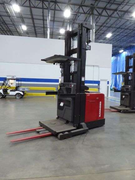 Raymond 5600 Order Picker Forklift - Yellow Tag Auctions
