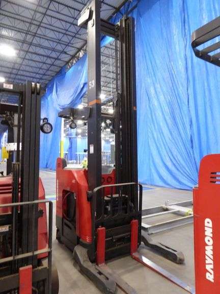 Raymond 7500 Universal Stance Reach Forklift - Yellow Tag Auctions