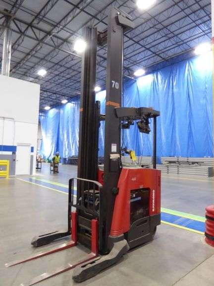 Raymond 7500 Universal Stance Reach Forklift - Yellow Tag Auctions