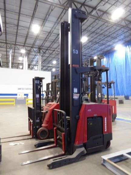 Raymond 7500 Universal Stance Reach Forklift - Yellow Tag Auctions