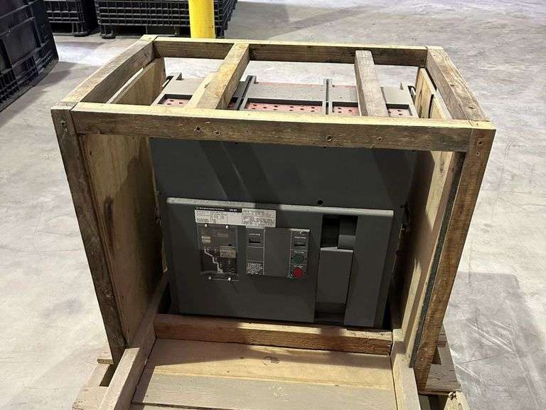 Houston B Location - Westinghouse 4000A Draw-Out Circuit Breaker with ...