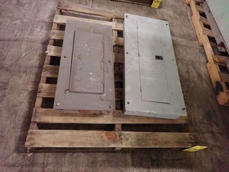 Lot of (2) Siemens 200A Indoor Load Centers with Circuit Breakers ...