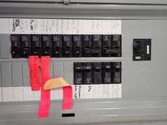 Lot of (2) Siemens 200A Indoor Load Centers with Circuit Breakers ...