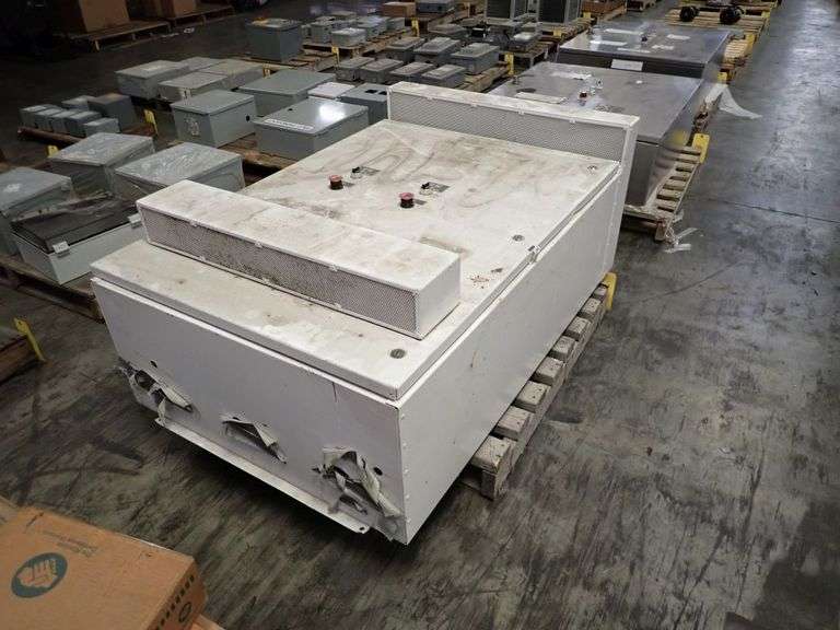 Hoffman Enclosure - Yellow Tag Auctions