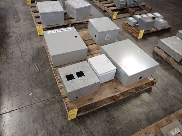 Lot of Assorted Cut Out Boxes - Yellow Tag Auctions