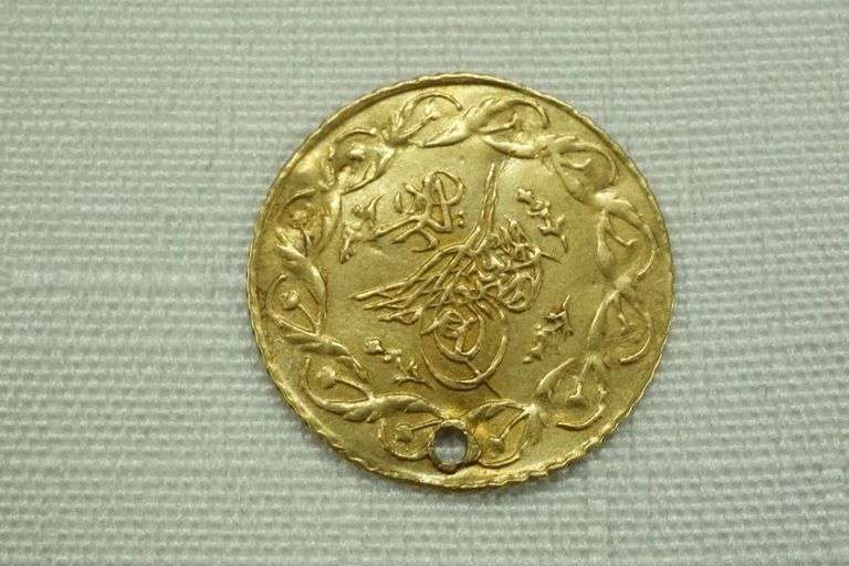 Foreign Gold Coin - Yellow Tag Auctions