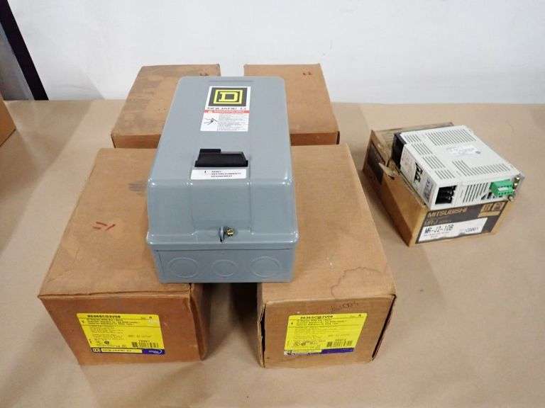 Lot of (4) Square D AC Magnetic Starter Boxes and (1) Mitsubishi AC ...