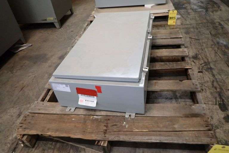 Bussmann Panelboard with Assorted Fuses - Yellow Tag Auctions