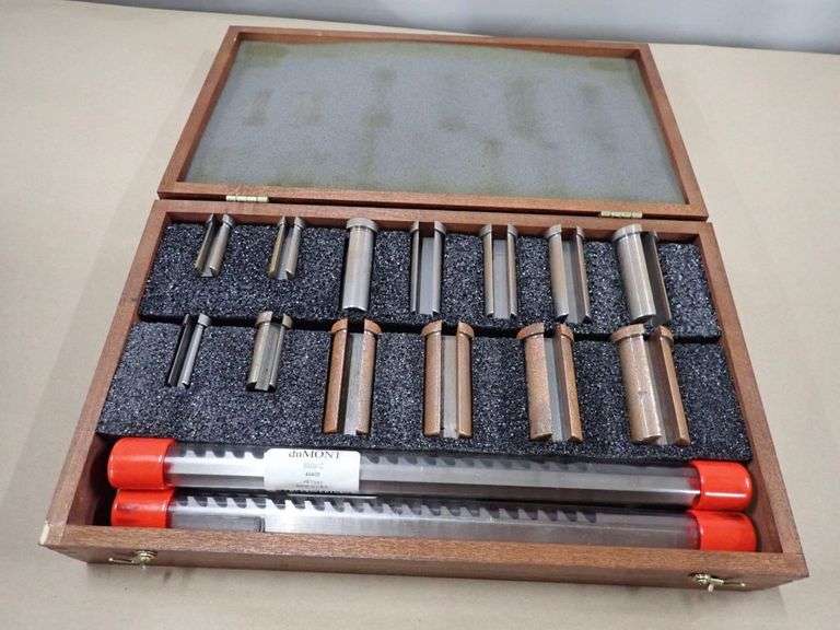 Dumont Metric Broach Set - Yellow Tag Auctions