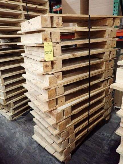 Lot of (25) Wooden Pallets - Yellow Tag Auctions