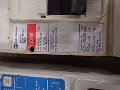 Lot of (4) Circuit Breakers - Yellow Tag Auctions