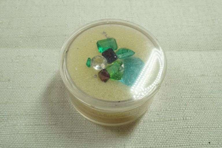 Container of Loose Stones - Yellow Tag Auctions