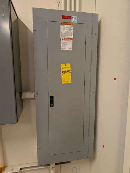 GE 225A Panelboard with Circuit Breakers - Yellow Tag Auctions