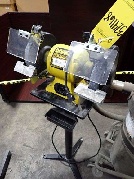 DeWalt Heavy Duty 8" Bench Grinder - Yellow Tag Auctions