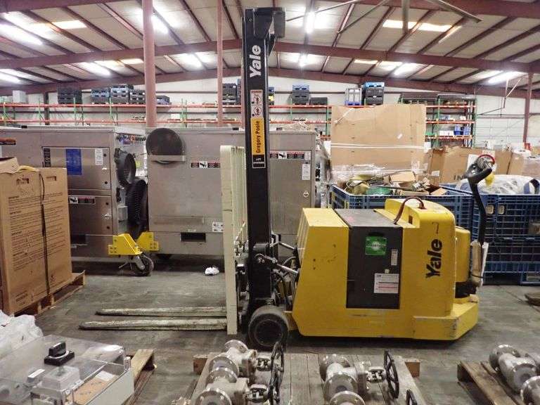 Yale Counterbalanced Stacker - Yellow Tag Auctions