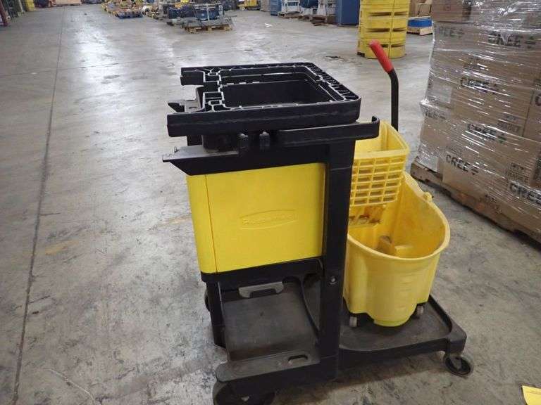 Rubbermaid Wave Brake Mop Bucket with Wringer System - Yellow Tag Auctions