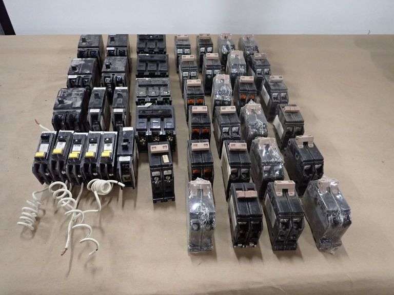 Lot of Assorted Circuit Breakers - Yellow Tag Auctions