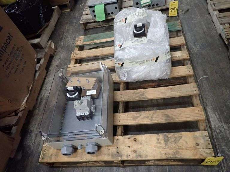 Lot of (2) Eaton Industrial Control Panel Enclosures with Circuit ...