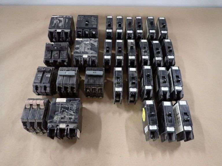 Lot of Assorted Circuit Breakers - Yellow Tag Auctions