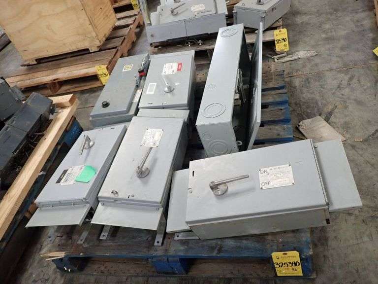 Lot of Assorted Panelboards with Electrical Components - Yellow Tag ...