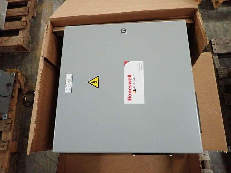 Lot of (2) Nvent /Hoffman Control Panel Enclosures with Circuit ...